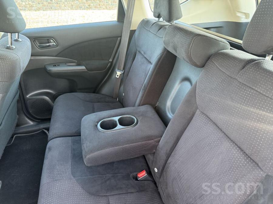 Pelēks Honda CR-V 2013 Daugavpils, ar dzinēja tilpumu 2.20 L un nobraukumu 209 tūkst. km par 11950 €, foto 25 vietnē AUTOMOTO.COM.LV