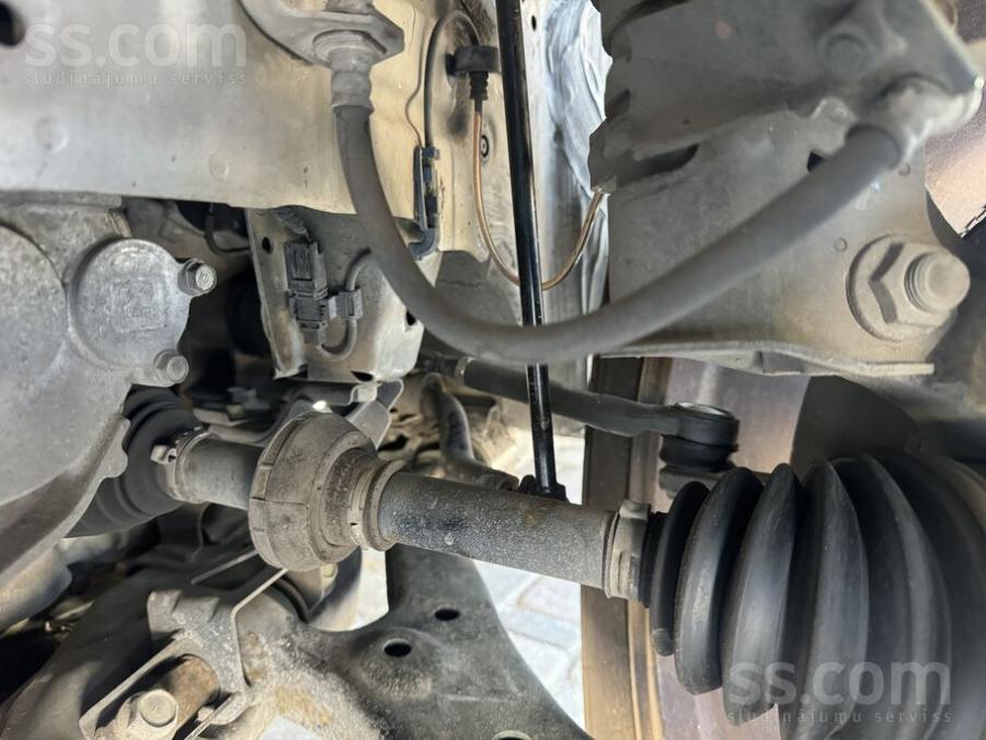 Pelēks Honda CR-V 2013 Daugavpils, ar dzinēja tilpumu 2.20 L un nobraukumu 209 tūkst. km par 11950 €, foto 33 vietnē AUTOMOTO.COM.LV