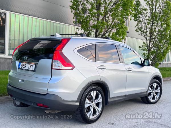 Pelēks Honda CR-V 2013 Tallina, ar dzinēja tilpumu 2.00 L un nobraukumu 266 tūkst. km par 8950 €, foto 3 vietnē AUTOMOTO.COM.LV