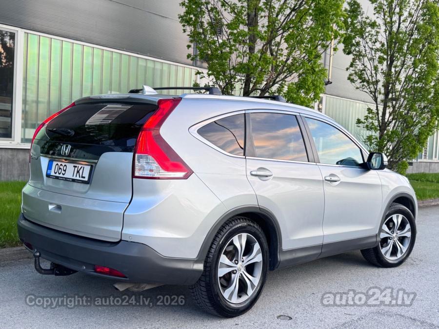 Pelēks Honda CR-V 2013 Tallina, ar dzinēja tilpumu 2.00 L un nobraukumu 266 tūkst. km par 8950 €, foto 4 vietnē AUTOMOTO.COM.LV