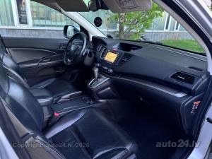 Pelēks Honda CR-V 2013 Tallina, ar dzinēja tilpumu 2.00 L un nobraukumu 266 tūkst. km par 8950 €, foto 10 vietnē AUTOMOTO.COM.LV