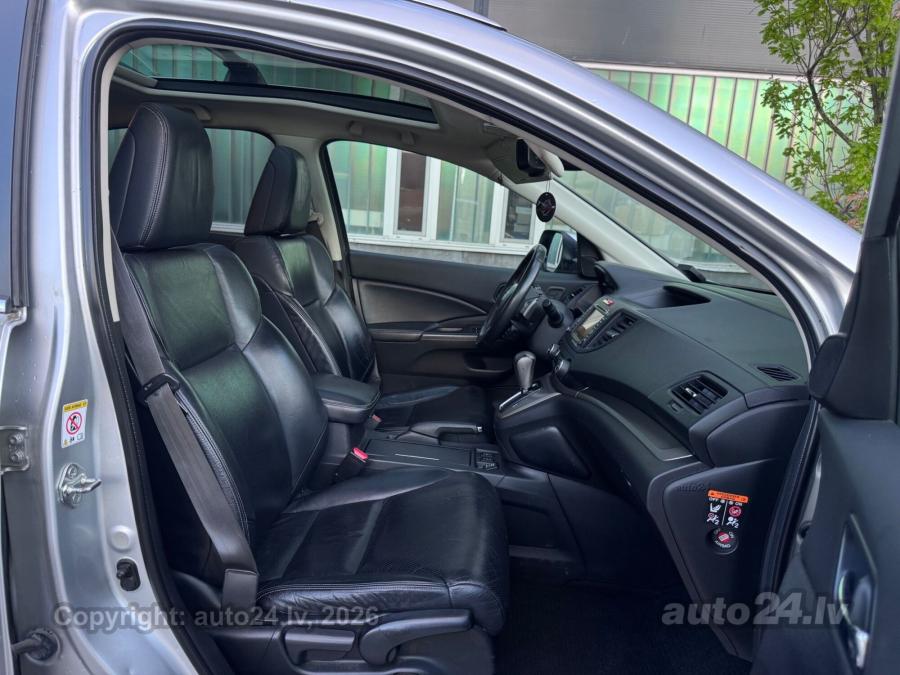 Pelēks Honda CR-V 2013 Tallina, ar dzinēja tilpumu 2.00 L un nobraukumu 266 tūkst. km par 8950 €, foto 11 vietnē AUTOMOTO.COM.LV