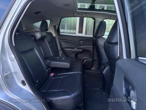 Pelēks Honda CR-V 2013 Tallina, ar dzinēja tilpumu 2.00 L un nobraukumu 266 tūkst. km par 8950 €, foto 12 vietnē AUTOMOTO.COM.LV