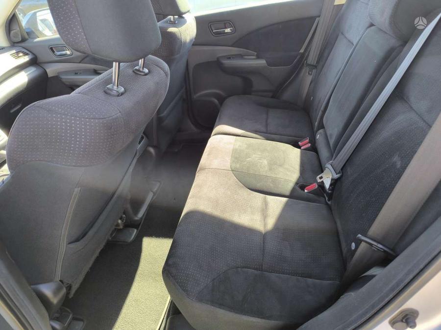 Grey Honda CR-V 2013 in Vilnius, with an engine capacity of 2.20 L and mileage of 228 thousand km for 8300 €, photo 15 on AUTOMOTO.COM.LV