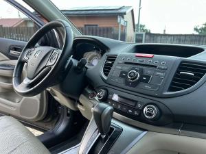 Pelēks Honda CR-V 2013 Kaišiadorys, ar dzinēja tilpumu 2.20 L un nobraukumu 286 tūkst. km par 7850 €, foto 22 vietnē AUTOMOTO.COM.LV