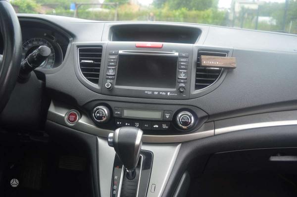 Grey Honda CR-V 2013 in Vilnius, with an engine capacity of 2.20 L and mileage of 213 thousand km for 11500 €, photo 8 on AUTOMOTO.COM.LV
