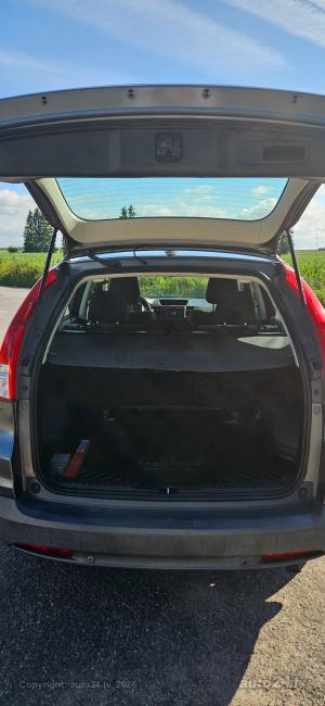 Pelēks Honda CR-V 2013 Kohtla-Jerve, ar dzinēja tilpumu 2.00 L un nobraukumu 241 tūkst. km par 10500 €, foto 5 vietnē AUTOMOTO.COM.LV
