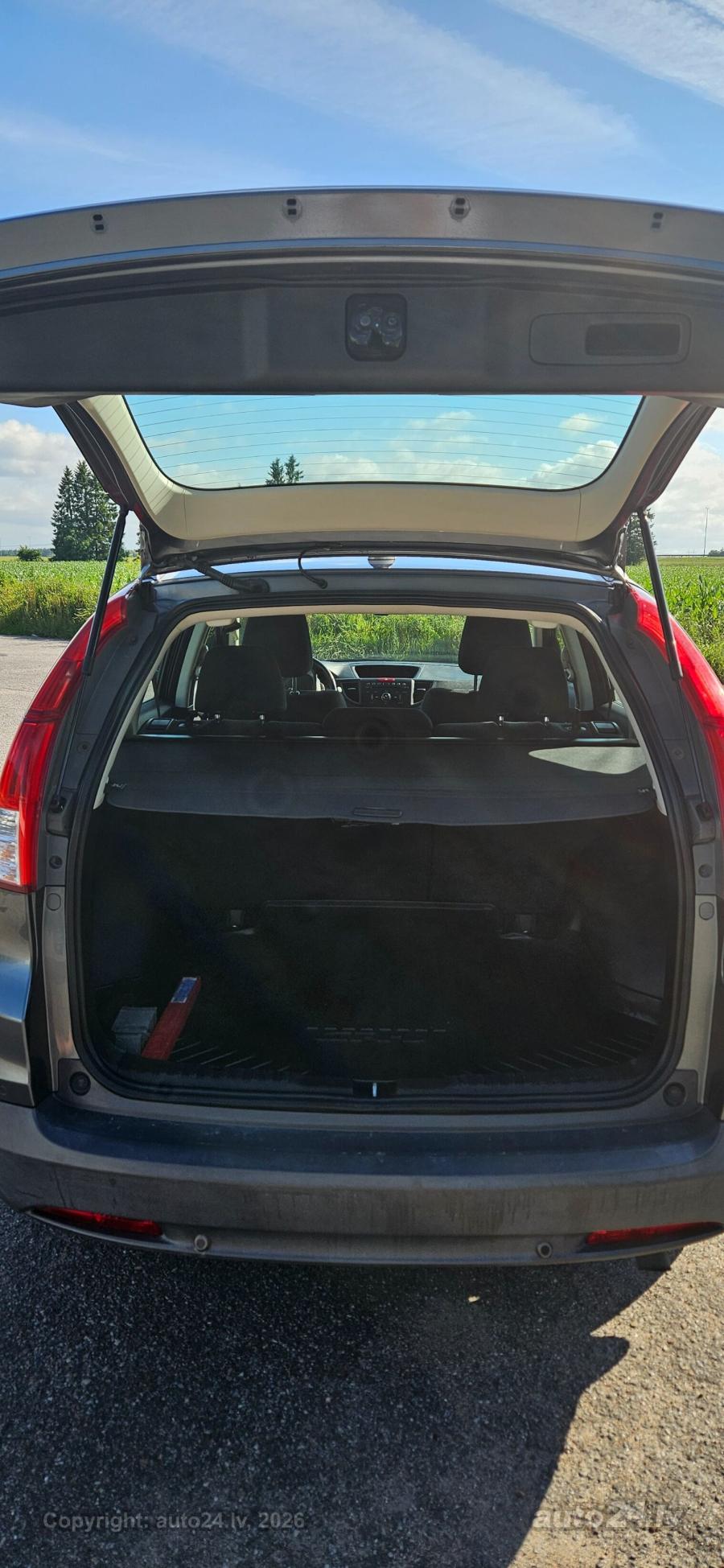 Pelēks Honda CR-V 2013 Kohtla-Jerve, ar dzinēja tilpumu 2.00 L un nobraukumu 241 tūkst. km par 10500 €, foto 5 vietnē AUTOMOTO.COM.LV