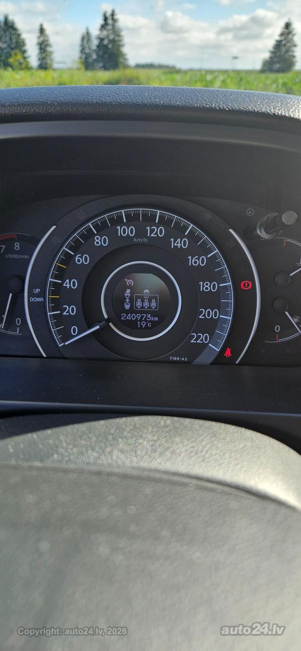 Grey Honda CR-V 2013 in Kohtla-Jarve, with an engine capacity of 2.00 L and mileage of 241 thousand km for 10500 €, photo 7 on AUTOMOTO.COM.LV