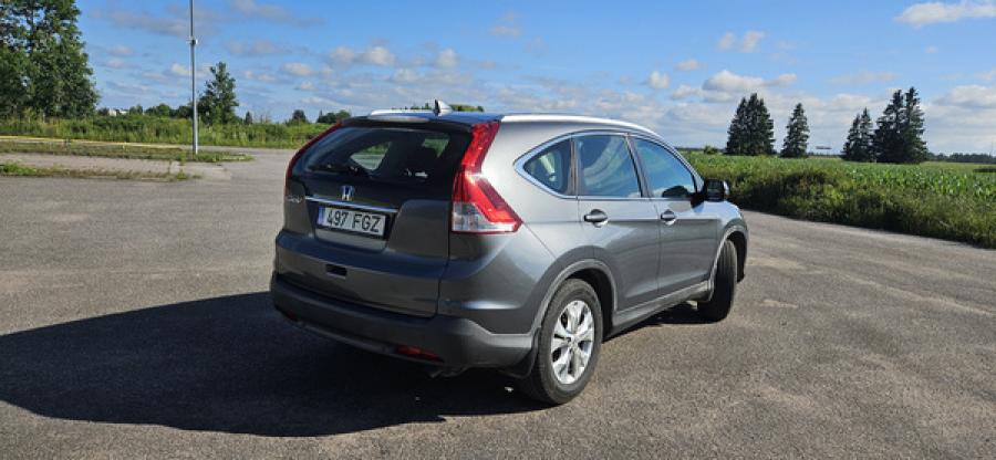 Grey Honda CR-V 2013 in Kohtla-Jarve, with an engine capacity of 0.00 L and mileage of 228 thousand km for 10500 €, photo 3 on AUTOMOTO.COM.LV