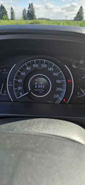 Grey Honda CR-V 2013 in Kohtla-Jarve, with an engine capacity of 0.00 L and mileage of 228 thousand km for 10500 €, photo 7 on AUTOMOTO.COM.LV