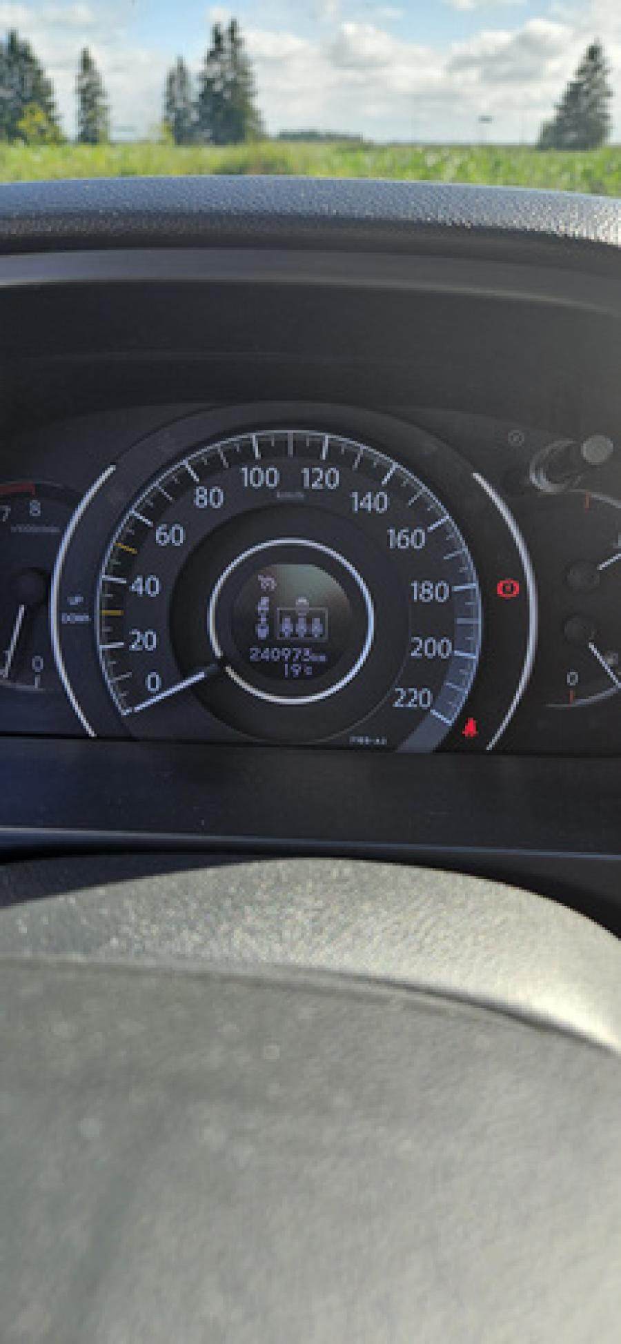 Grey Honda CR-V 2013 in Kohtla-Jarve, with an engine capacity of 0.00 L and mileage of 228 thousand km for 10500 €, photo 7 on AUTOMOTO.COM.LV