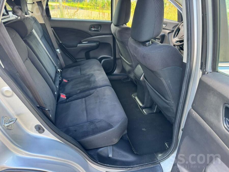 Grey Honda CR-V 2013 in Ogre, with an engine capacity of 2.00 L and mileage of 258 thousand km for 8550 €, photo 17 on AUTOMOTO.COM.LV