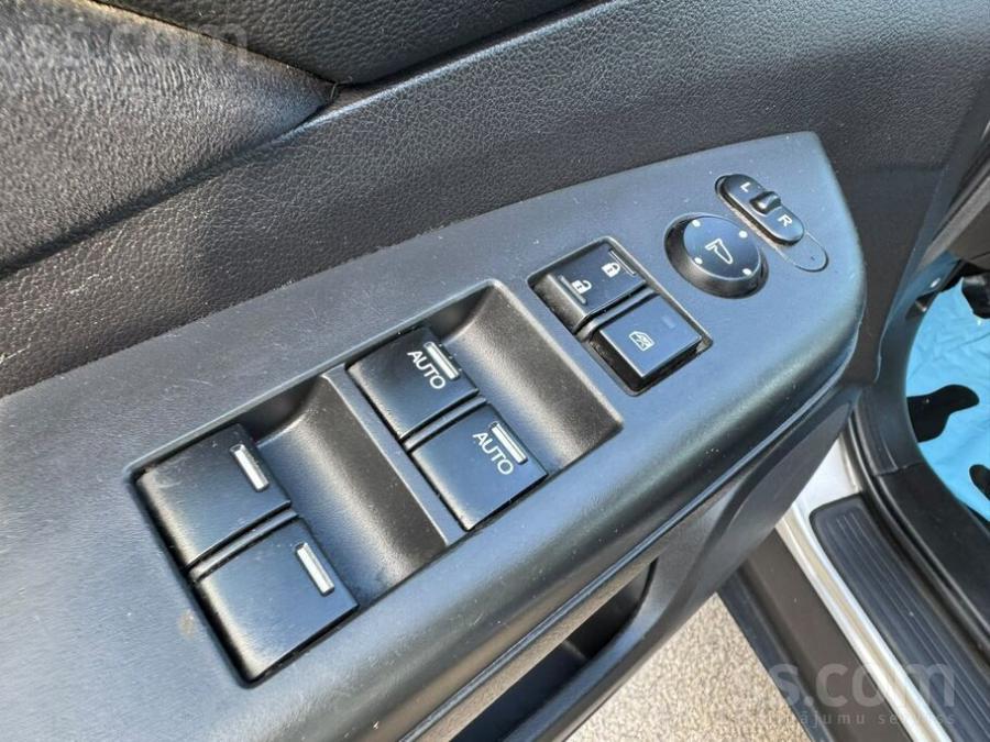 Grey Honda CR-V 2013 in Ogre, with an engine capacity of 2.00 L and mileage of 258 thousand km for 8550 €, photo 33 on AUTOMOTO.COM.LV