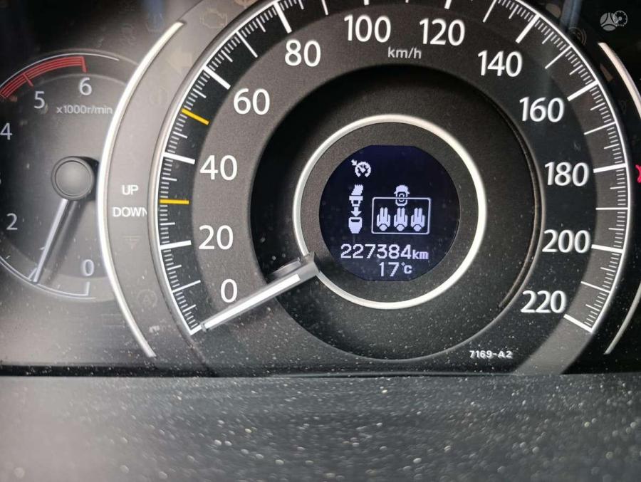 Pelēks Honda CR-V 2013 Vievis, ar dzinēja tilpumu 1.60 L un nobraukumu 227 tūkst. km par 7000 €, foto 12 vietnē AUTOMOTO.COM.LV
