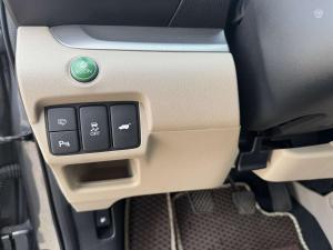 Grey Honda CR-V 2013 in Kaunas, with an engine capacity of 2.20 L and mileage of 218 thousand km for 12799 €, photo 15 on AUTOMOTO.COM.LV
