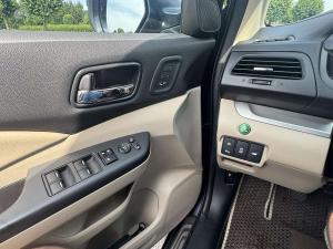Grey Honda CR-V 2013 in Kaunas, with an engine capacity of 2.20 L and mileage of 218 thousand km for 12799 €, photo 16 on AUTOMOTO.COM.LV