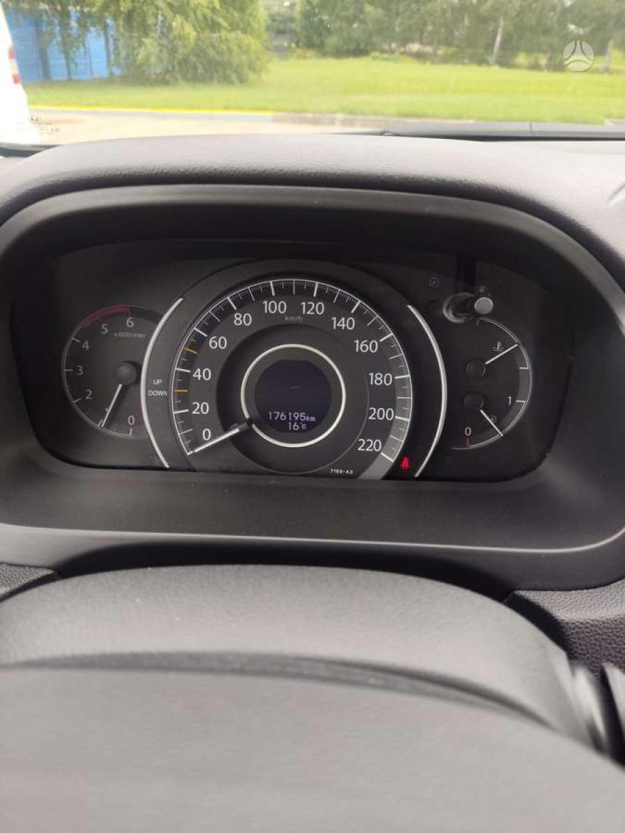 Pelēks Honda CR-V 2013 Tauragė, ar dzinēja tilpumu 1.60 L un nobraukumu 176 tūkst. km par 8600 €, foto 17 vietnē AUTOMOTO.COM.LV