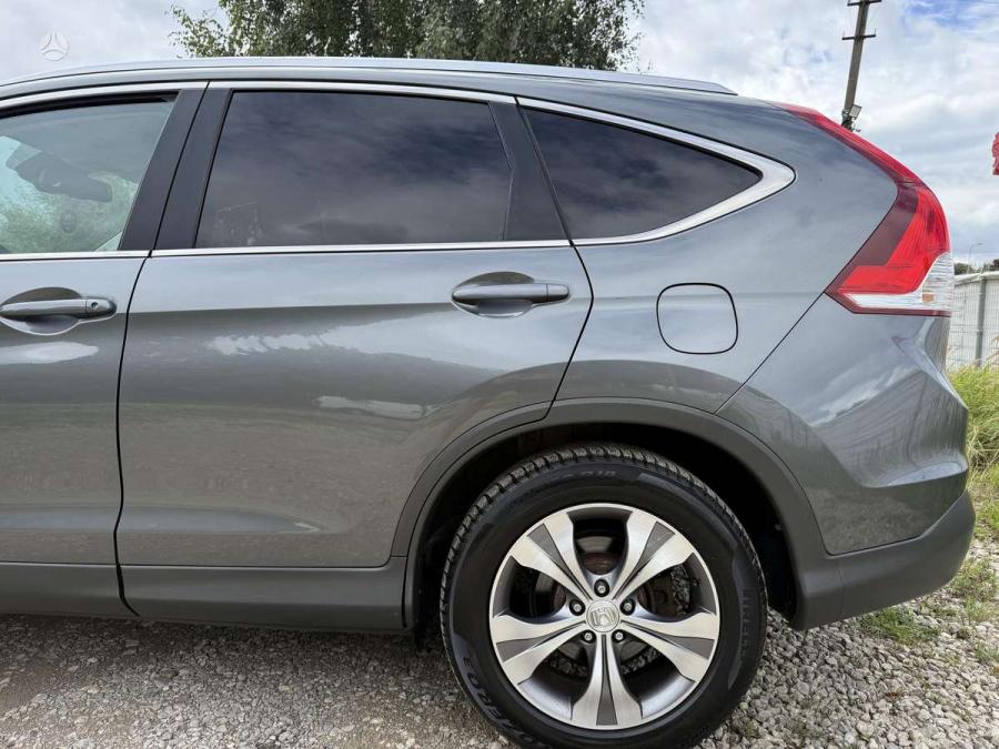 Pelēks Honda CR-V 2013 Šauļi, ar dzinēja tilpumu 2.20 L un nobraukumu 284 tūkst. km par 12999 €, foto 13 vietnē AUTOMOTO.COM.LV