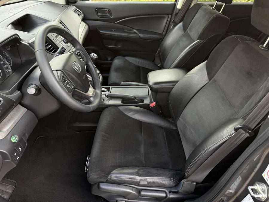 Pelēks Honda CR-V 2013 Šauļi, ar dzinēja tilpumu 2.20 L un nobraukumu 284 tūkst. km par 12999 €, foto 16 vietnē AUTOMOTO.COM.LV