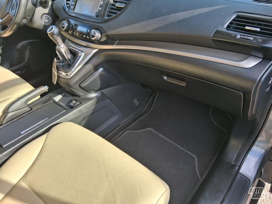 Grey Honda CR-V 2013 in Klaipeda, with an engine capacity of 2.20 L and mileage of 207 thousand km for 8499 €, photo 20 on AUTOMOTO.COM.LV