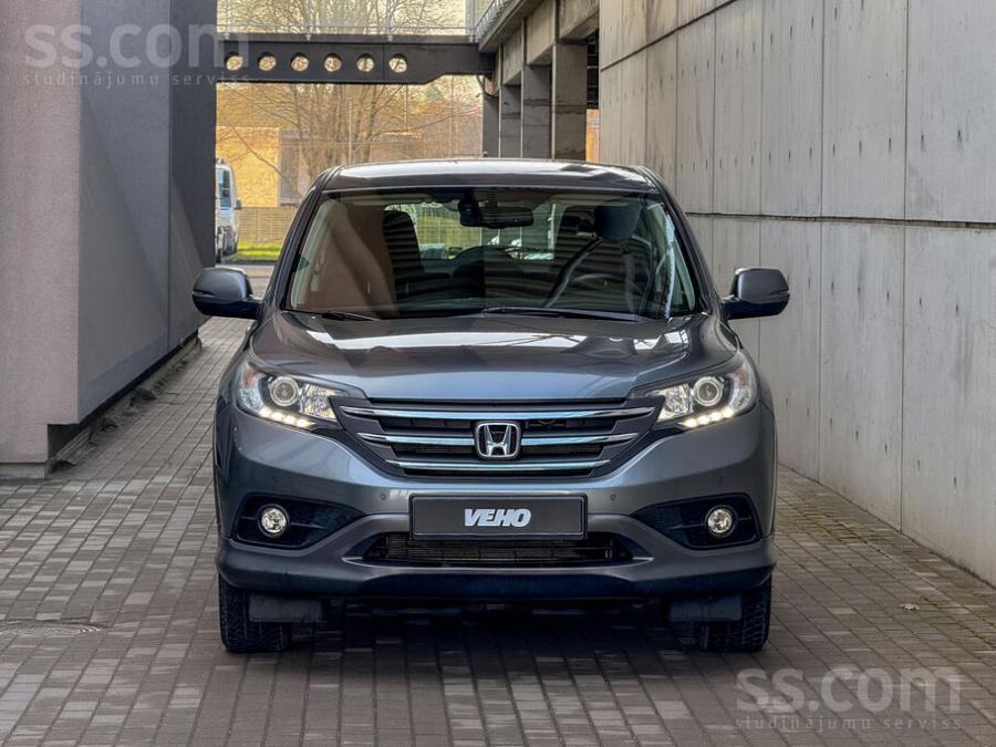 Grey Honda CR-V 2014 in Riga, with an engine capacity of 2.00 L and mileage of 189 thousand km for 4200 €, photo 2 on AUTOMOTO.COM.LV