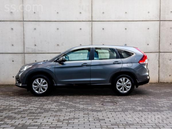 Grey Honda CR-V 2014 in Riga, with an engine capacity of 2.00 L and mileage of 189 thousand km for 4200 €, photo 8 on AUTOMOTO.COM.LV