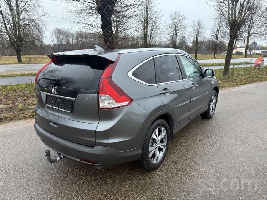Pelēks Honda CR-V 2014 Ogre, ar dzinēja tilpumu 2.20 L un nobraukumu 241 tūkst. km par 13799 €, foto 4 vietnē AUTOMOTO.COM.LV