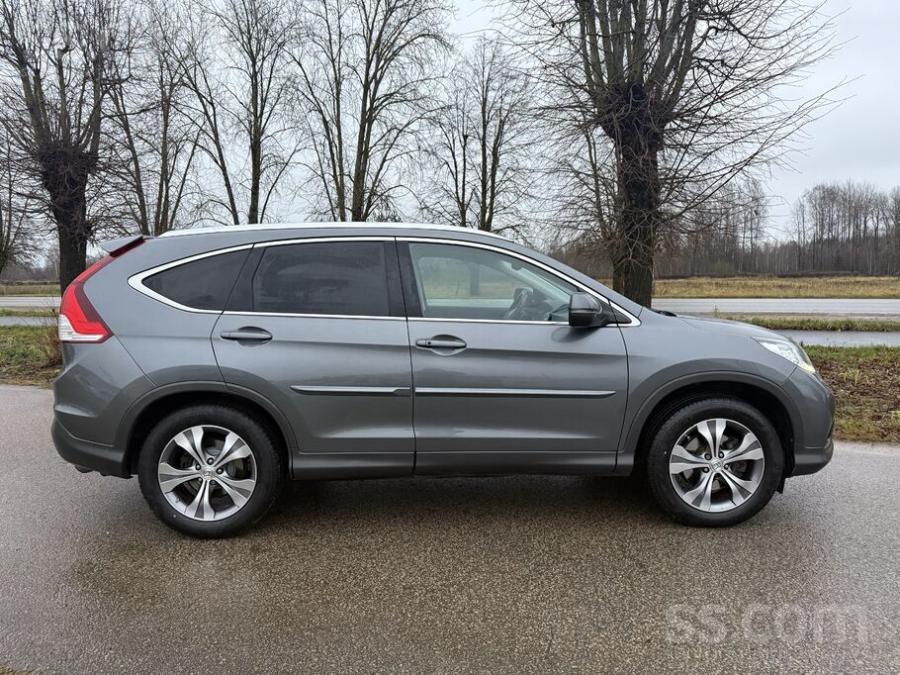 Pelēks Honda CR-V 2014 Ogre, ar dzinēja tilpumu 2.20 L un nobraukumu 241 tūkst. km par 13799 €, foto 5 vietnē AUTOMOTO.COM.LV