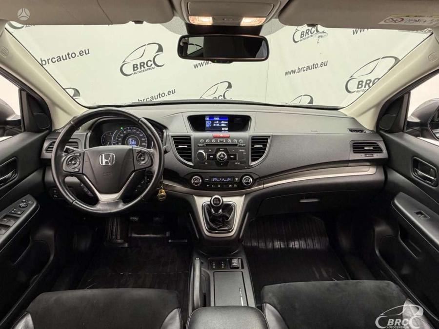 Grey Honda CR-V 2014 in Vilnius, with an engine capacity of 1.60 L and mileage of 264 thousand km for 7500 €, photo 4 on AUTOMOTO.COM.LV