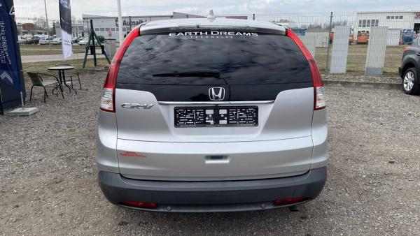 Grey Honda CR-V 2014 in Marijampole, with an engine capacity of 1.60 L and mileage of 220 thousand km for 8790 €, photo 6 on AUTOMOTO.COM.LV