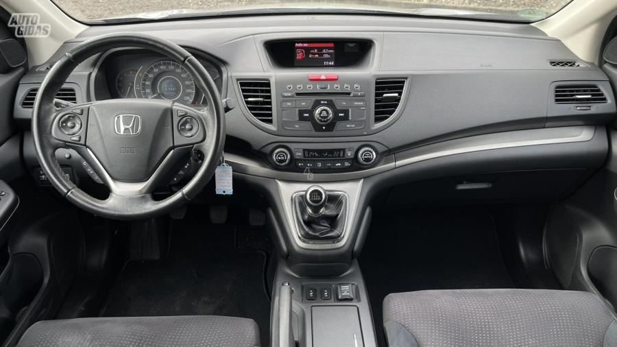 Grey Honda CR-V 2014 in Marijampole, with an engine capacity of 1.60 L and mileage of 220 thousand km for 8790 €, photo 15 on AUTOMOTO.COM.LV