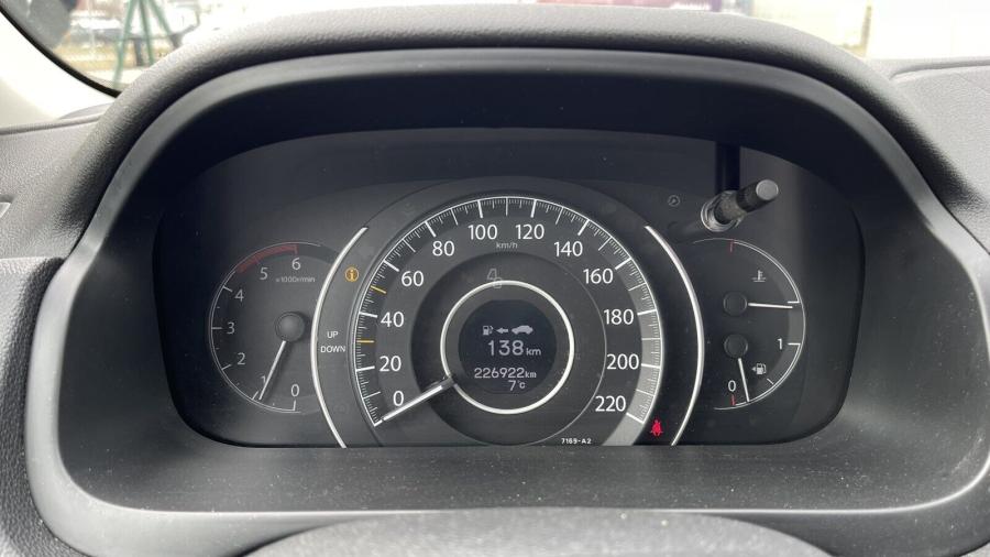 Grey Honda CR-V 2014 in Marijampole, with an engine capacity of 1.60 L and mileage of 220 thousand km for 8790 €, photo 22 on AUTOMOTO.COM.LV