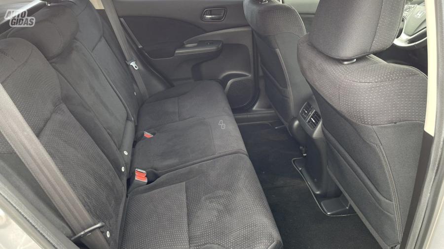 Grey Honda CR-V 2014 in Marijampole, with an engine capacity of 1.60 L and mileage of 220 thousand km for 8790 €, photo 28 on AUTOMOTO.COM.LV