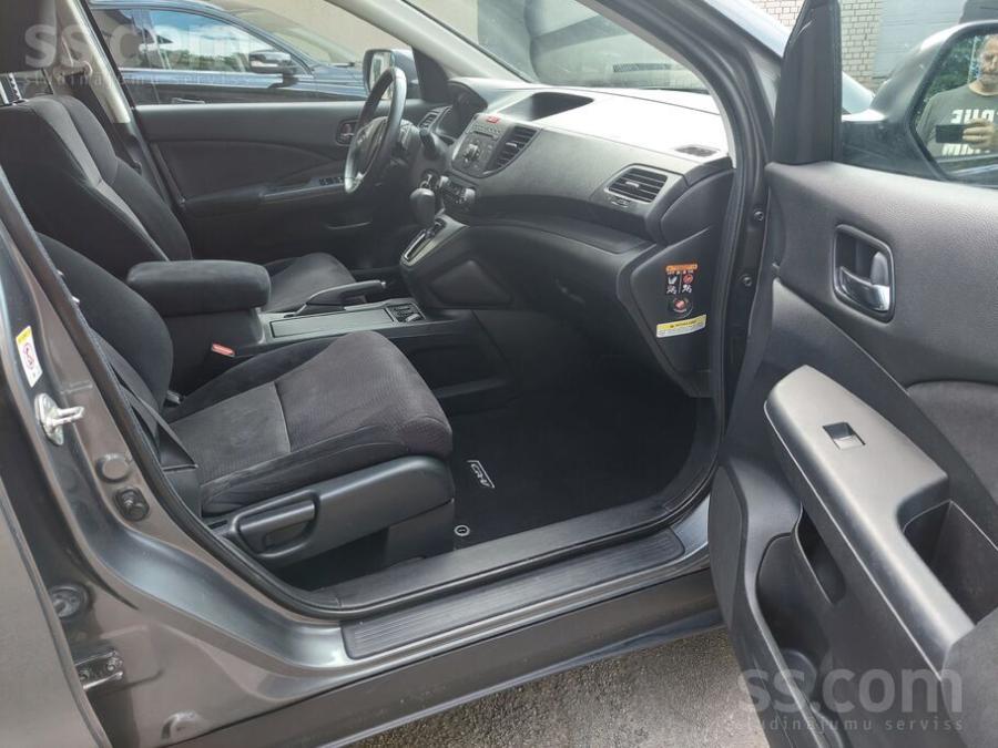 Grey Honda CR-V 2014 in Riga, with an engine capacity of 2.20 L and mileage of 0 thousand km for 8500 €, photo 14 on AUTOMOTO.COM.LV
