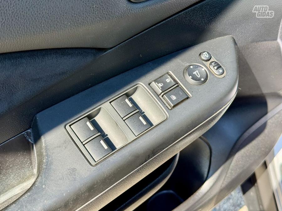 Pelēks Honda CR-V 2014 Vilkaviškis, ar dzinēja tilpumu 2.20 L un nobraukumu 277 tūkst. km par 8700 €, foto 14 vietnē AUTOMOTO.COM.LV