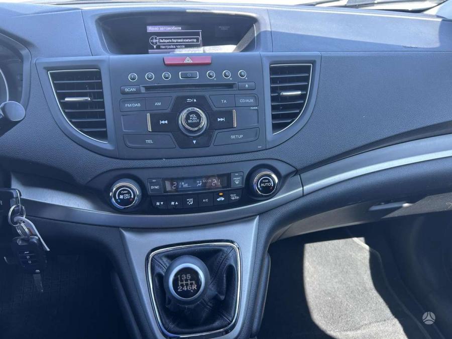 Grey Honda CR-V 2014 in Vilnius, with an engine capacity of 1.60 L and mileage of 288 thousand km for 8500 €, photo 22 on AUTOMOTO.COM.LV