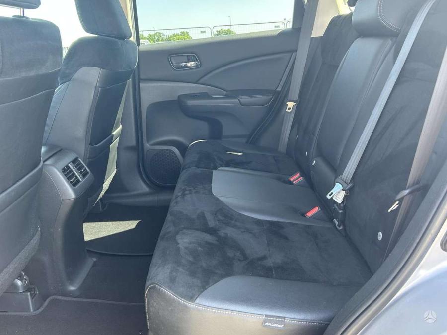 Grey Honda CR-V 2014 in Vilnius, with an engine capacity of 1.60 L and mileage of 288 thousand km for 8500 €, photo 24 on AUTOMOTO.COM.LV