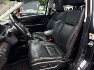 Grey Honda CR-V 2014 in Riga, with an engine capacity of 2.20 L and mileage of 274 thousand km for 9950 €, photo 8 on AUTOMOTO.COM.LV
