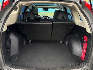 Grey Honda CR-V 2014 in Riga, with an engine capacity of 2.20 L and mileage of 274 thousand km for 9950 €, photo 10 on AUTOMOTO.COM.LV