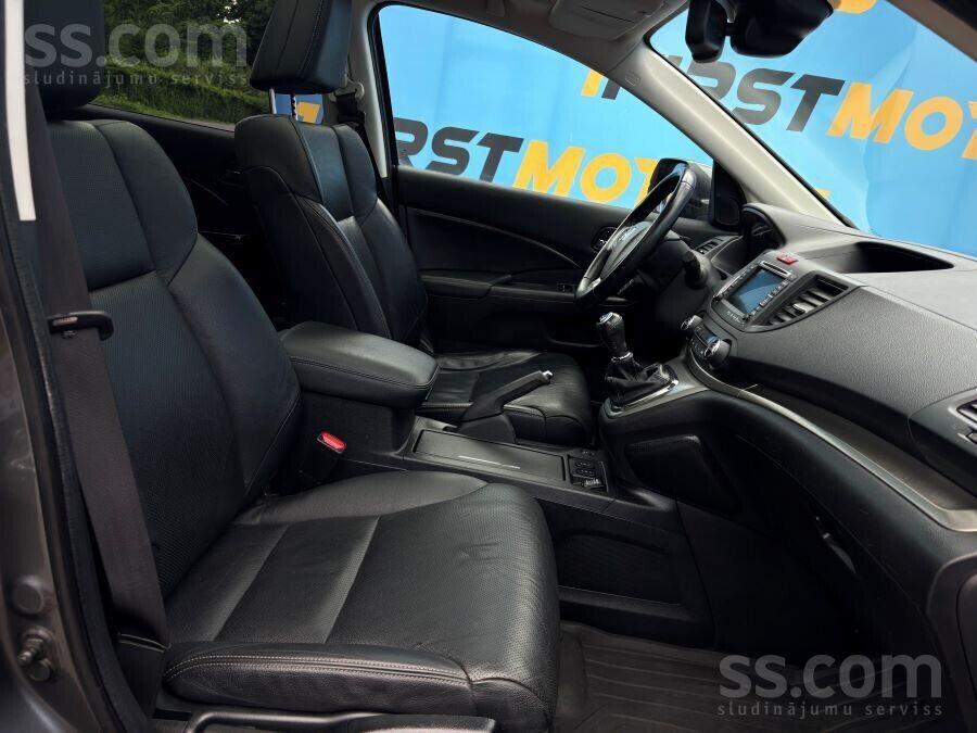 Grey Honda CR-V 2014 in Riga, with an engine capacity of 2.20 L and mileage of 274 thousand km for 9950 €, photo 13 on AUTOMOTO.COM.LV