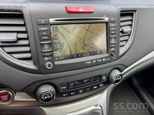 Grey Honda CR-V 2014 in Riga, with an engine capacity of 2.20 L and mileage of 274 thousand km for 9950 €, photo 16 on AUTOMOTO.COM.LV