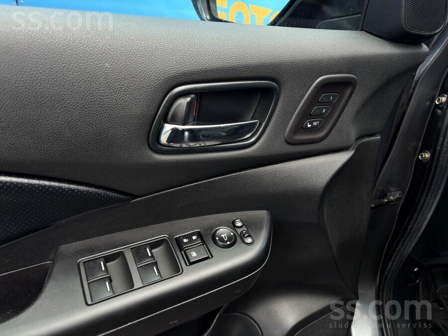 Grey Honda CR-V 2014 in Riga, with an engine capacity of 2.20 L and mileage of 274 thousand km for 9950 €, photo 20 on AUTOMOTO.COM.LV