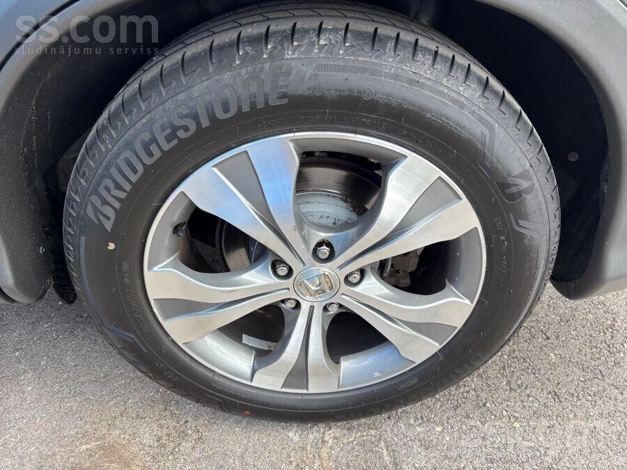 Grey Honda CR-V 2014 in Riga, with an engine capacity of 2.20 L and mileage of 274 thousand km for 9950 €, photo 24 on AUTOMOTO.COM.LV