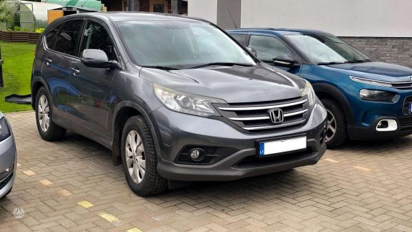 Pelēks Honda CR-V 2014 Viļņa, ar dzinēja tilpumu 1.60 L un nobraukumu 322 tūkst. km par 9200 €, foto 1 vietnē AUTOMOTO.COM.LV
