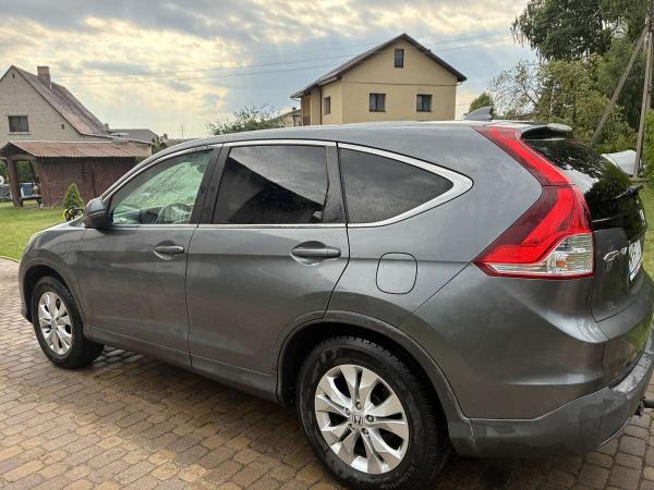 Pelēks Honda CR-V 2014 Viļņa, ar dzinēja tilpumu 2.20 L un nobraukumu 269 tūkst. km par 10500 €, foto 6 vietnē AUTOMOTO.COM.LV