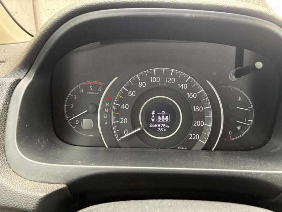 Grey Honda CR-V 2014 in Vilnius, with an engine capacity of 2.20 L and mileage of 269 thousand km for 10500 €, photo 15 on AUTOMOTO.COM.LV