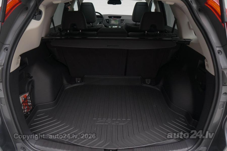 Pelēks Honda CR-V 2014 Tallina, ar dzinēja tilpumu 2.00 L un nobraukumu 139 tūkst. km par 13990 €, foto 12 vietnē AUTOMOTO.COM.LV
