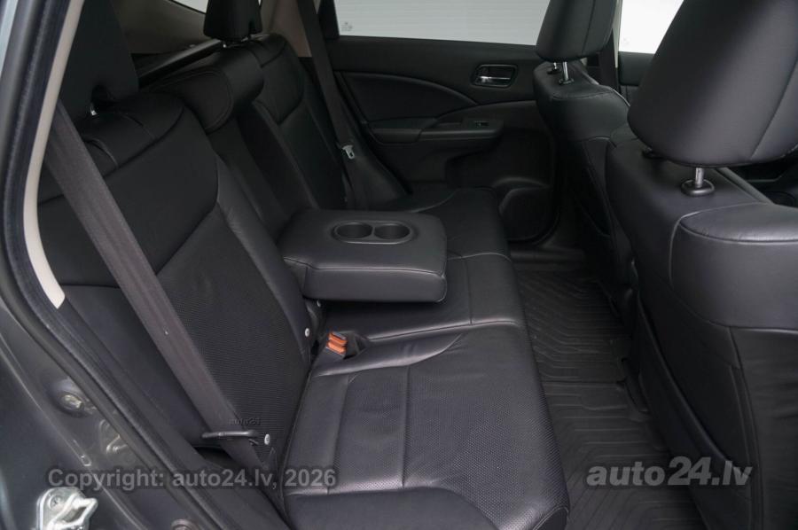 Pelēks Honda CR-V 2014 Tallina, ar dzinēja tilpumu 2.00 L un nobraukumu 139 tūkst. km par 13990 €, foto 14 vietnē AUTOMOTO.COM.LV