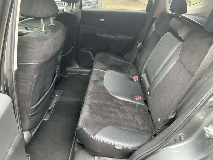 Grey Honda CR-V 2014 in Klaipeda, with an engine capacity of 2.20 L and mileage of 180 thousand km for 12000 €, photo 7 on AUTOMOTO.COM.LV
